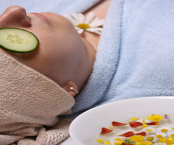 Home Service Salon - Professional Beauty Services at Homes